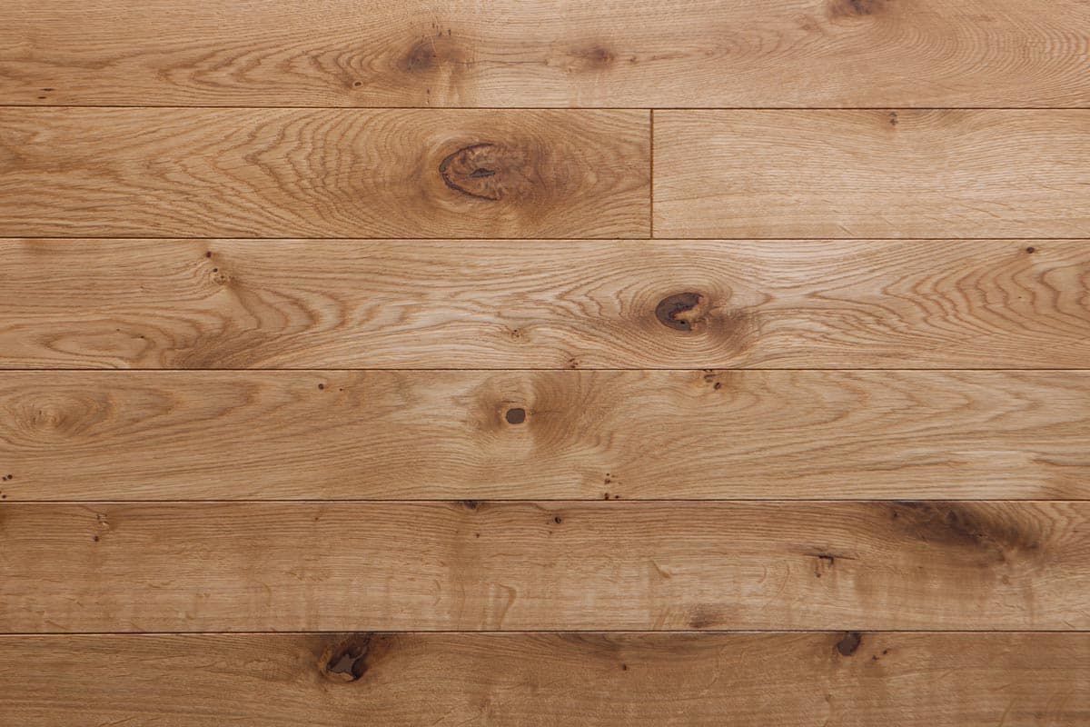 Massivt ekgolv med rustikt utseende | Almedalsgolv