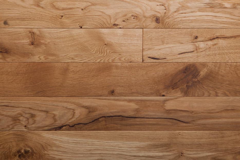 Massivt ekgolv med rustikt utseende | Almedalsgolv